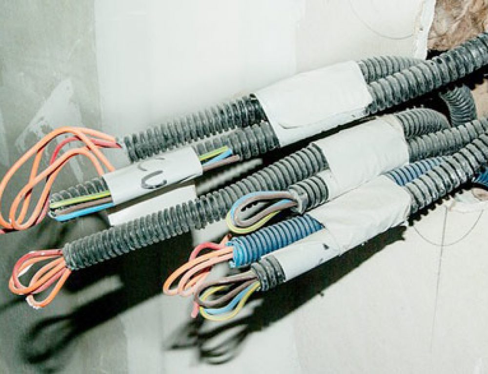 Cómo hacer un empalme de dos cables | Electricistas Madrid